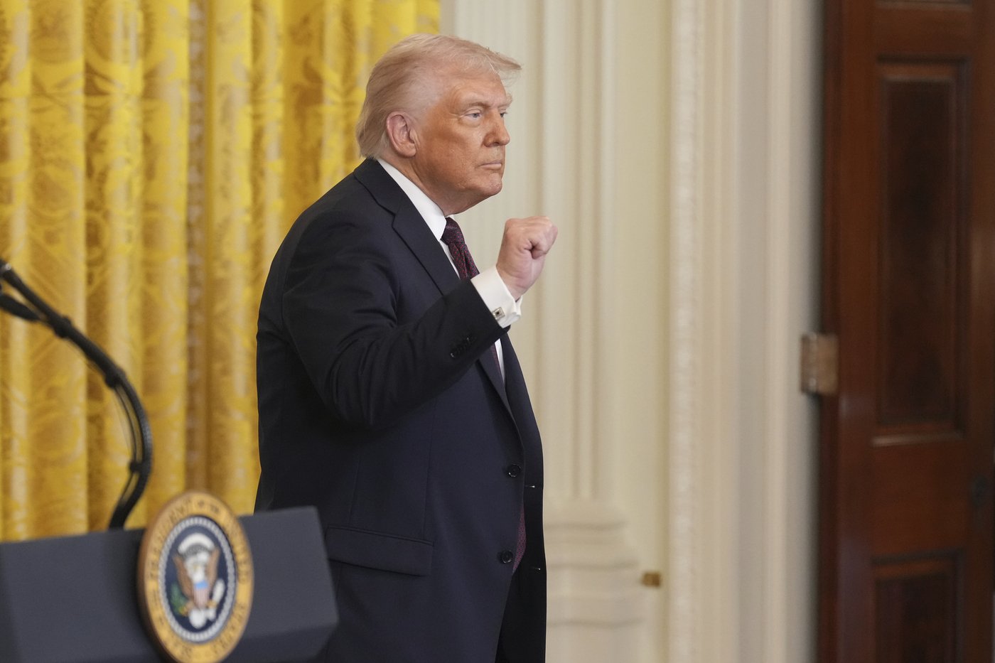 Trump downplays national security team texting military operation plan ...