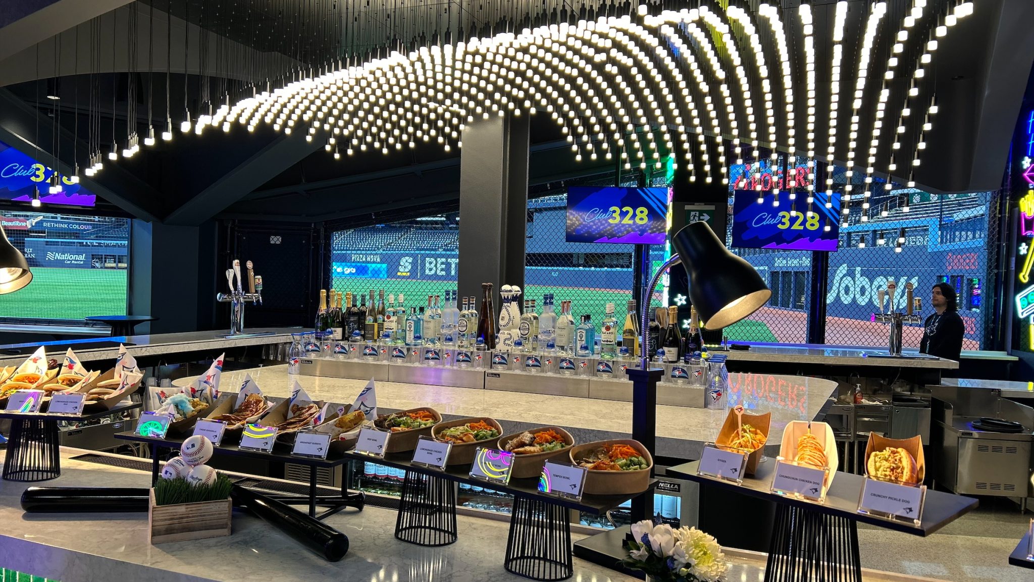 Blue Jays return to Rogers Centre with new food and a new Club 328