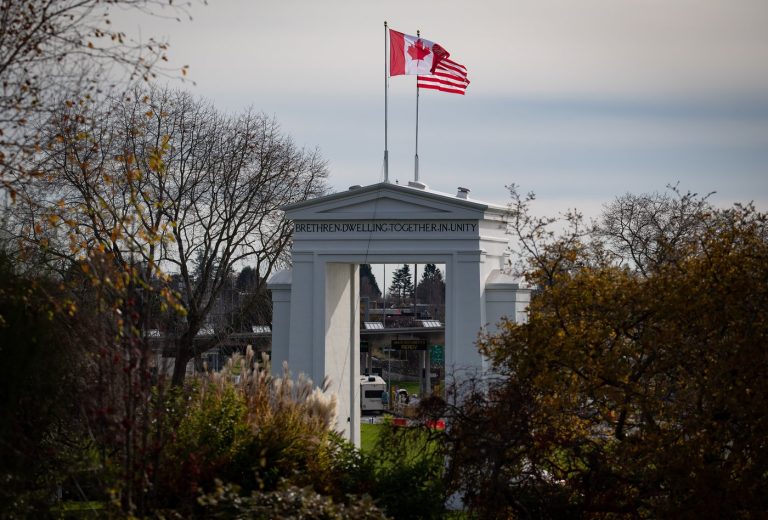 American visits north up for first time in eight months as Canadians ...