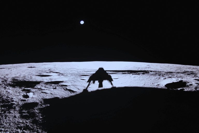 Private lunar lander 'Blue Ghost' aces touchdown on the moon
