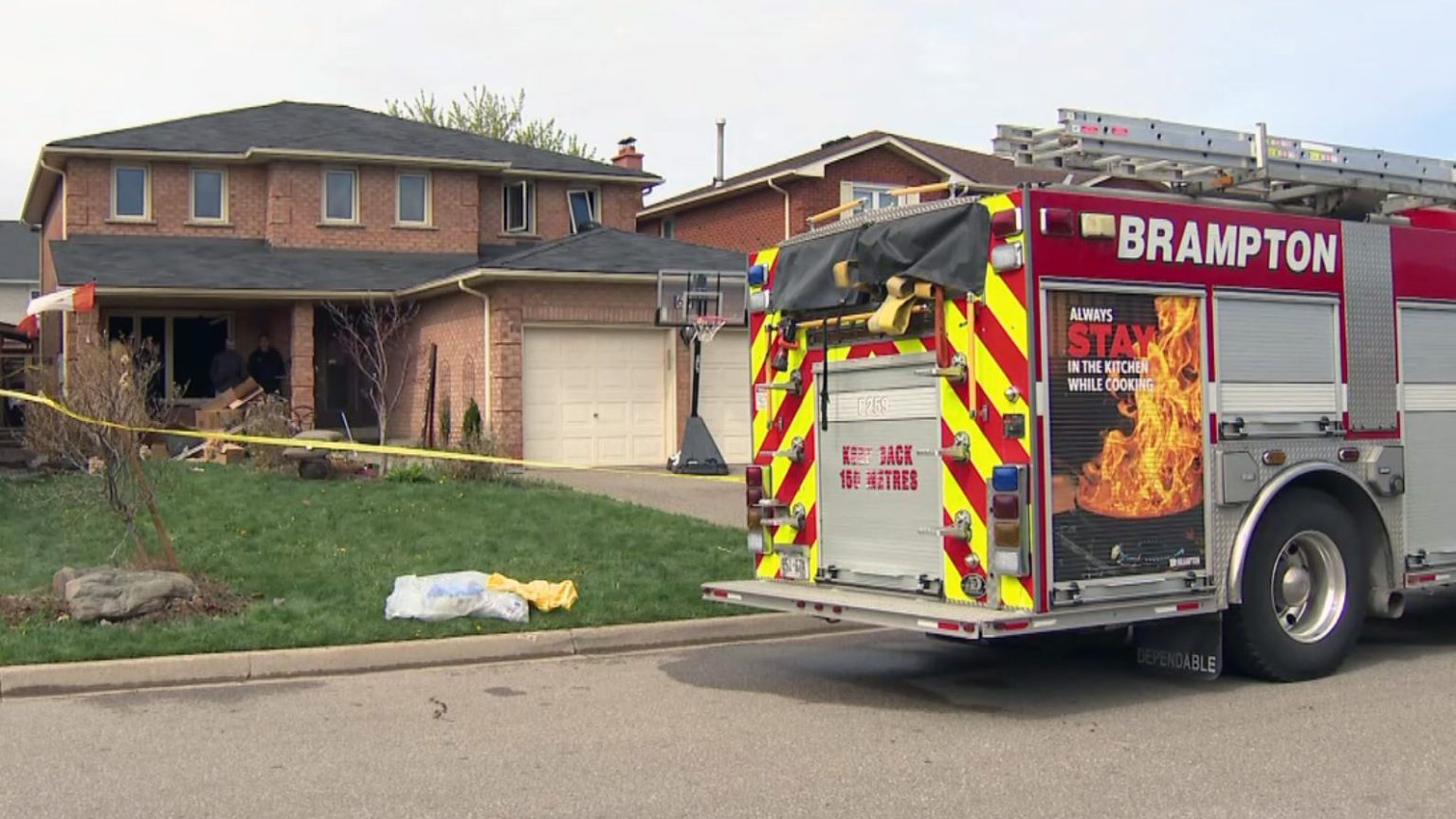 2 firefighters injured while battling Brampton house fire