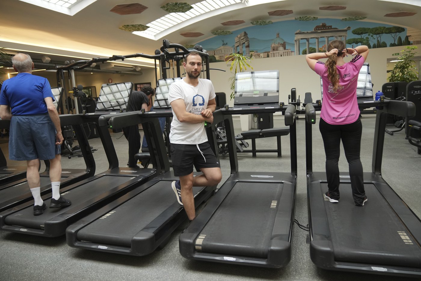 At the gym, the future Pope Leo XIV kept a high heart rate and a low ...