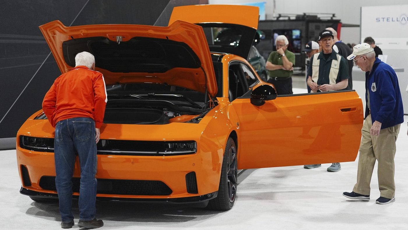 Stellantis postponing production of Dodge Charger Daytona R/T for 2026 ...