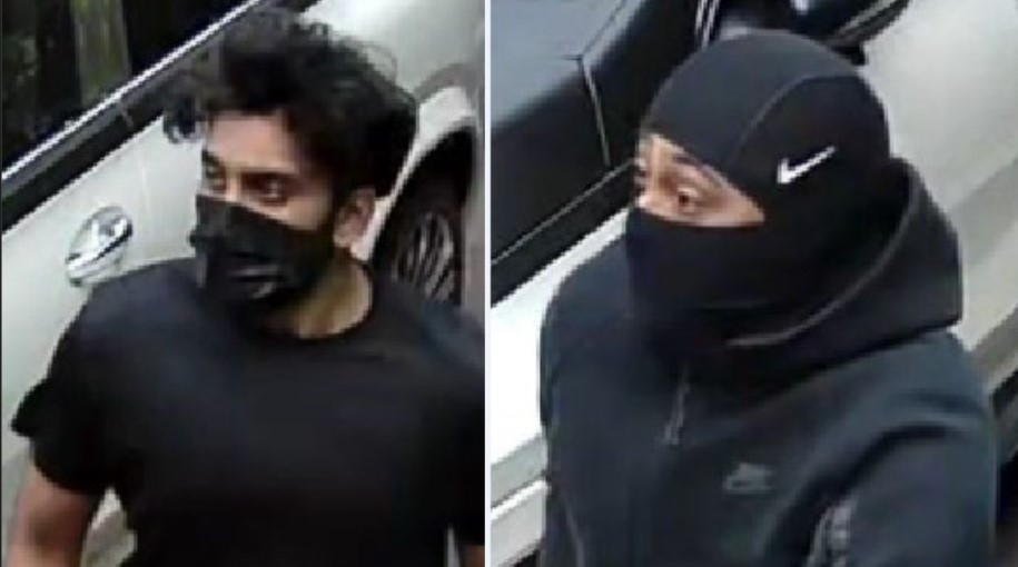 Police hunt armed suspects after daylight carjacking in Mississauga