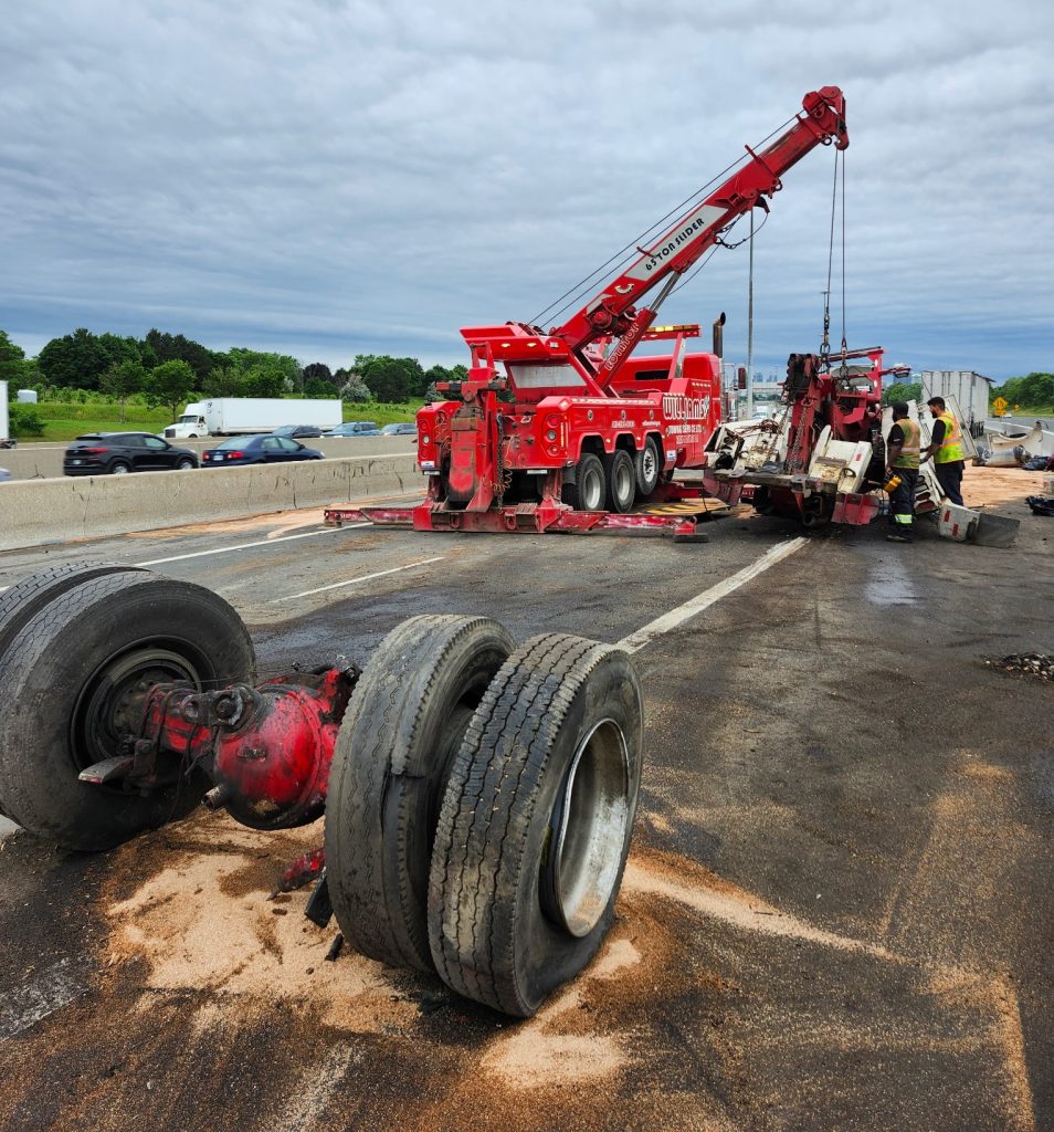 Hwy. 401 reopens in Scarborough following crash