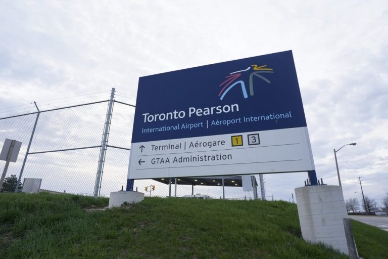 Private jet landing gear issue prompts investigation at Pearson