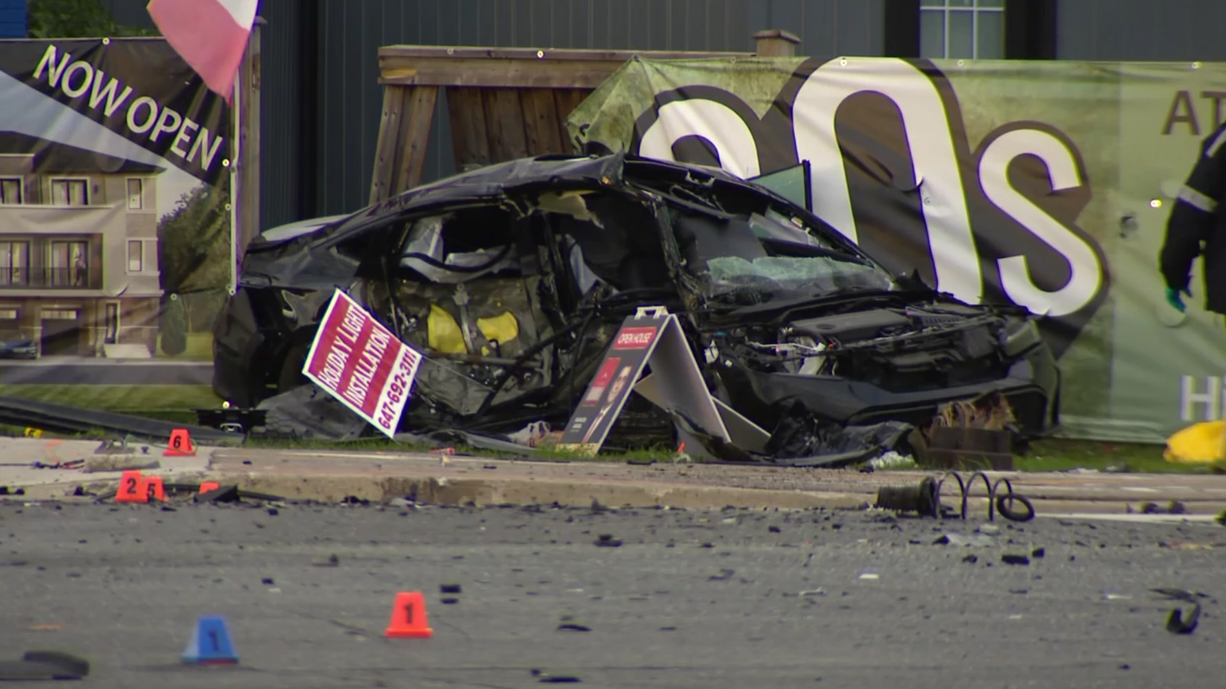 1 dead in early morning two-vehicle crash in Brampton