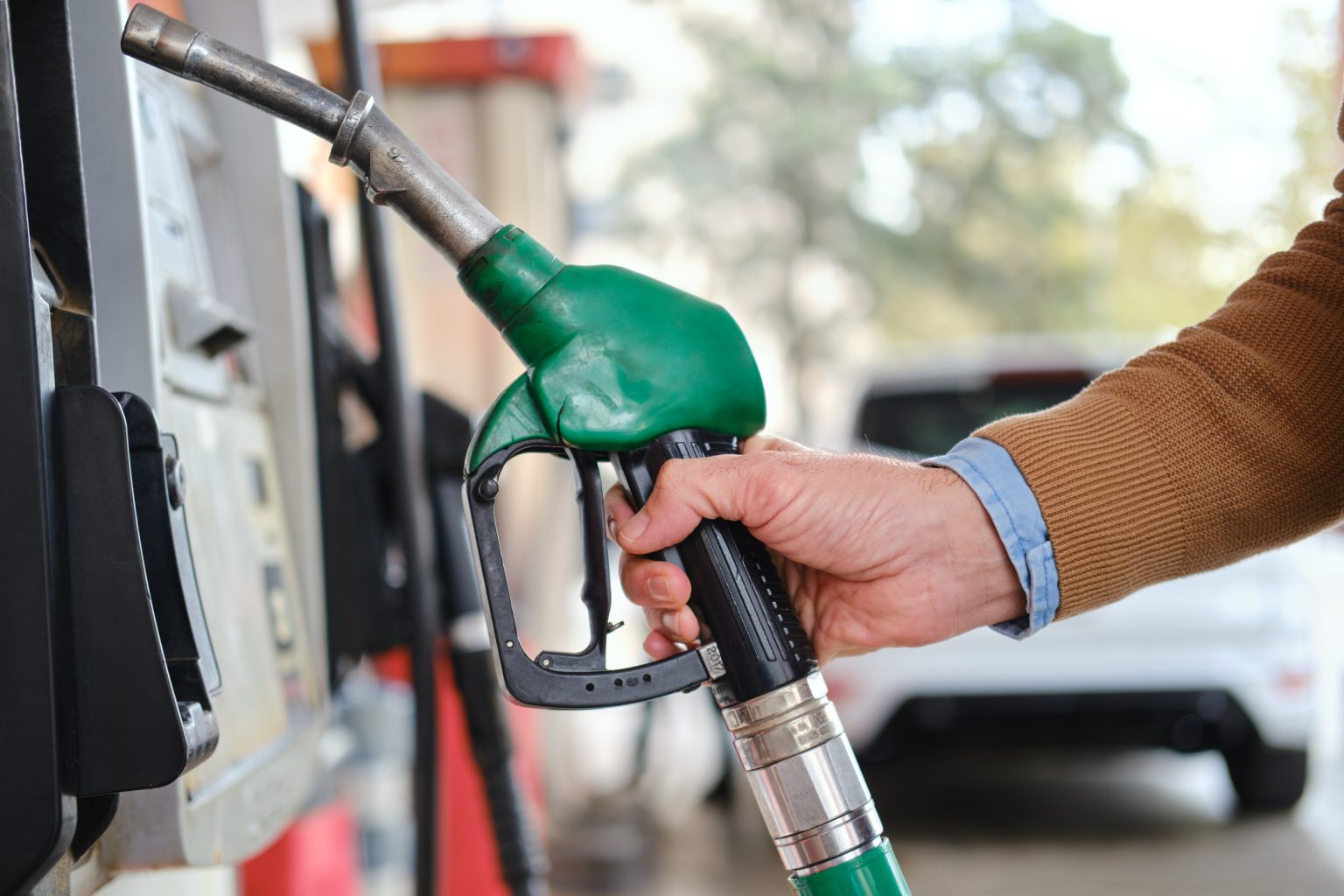 Gas prices set for major drop on Wednesday