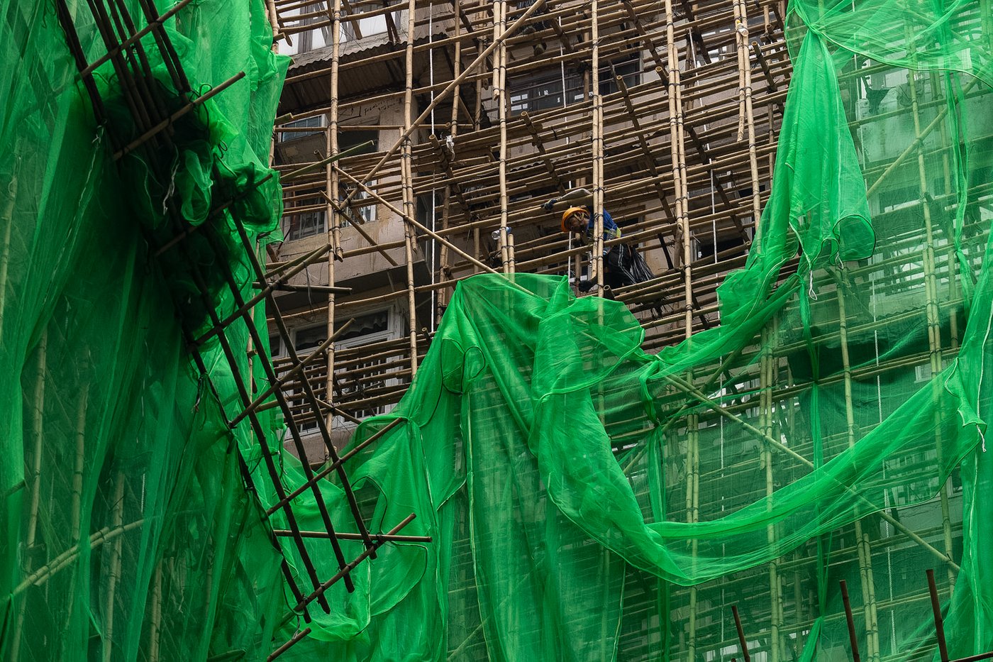 Hong Kong residents and experts defend bamboo scaffolding after deadly fire