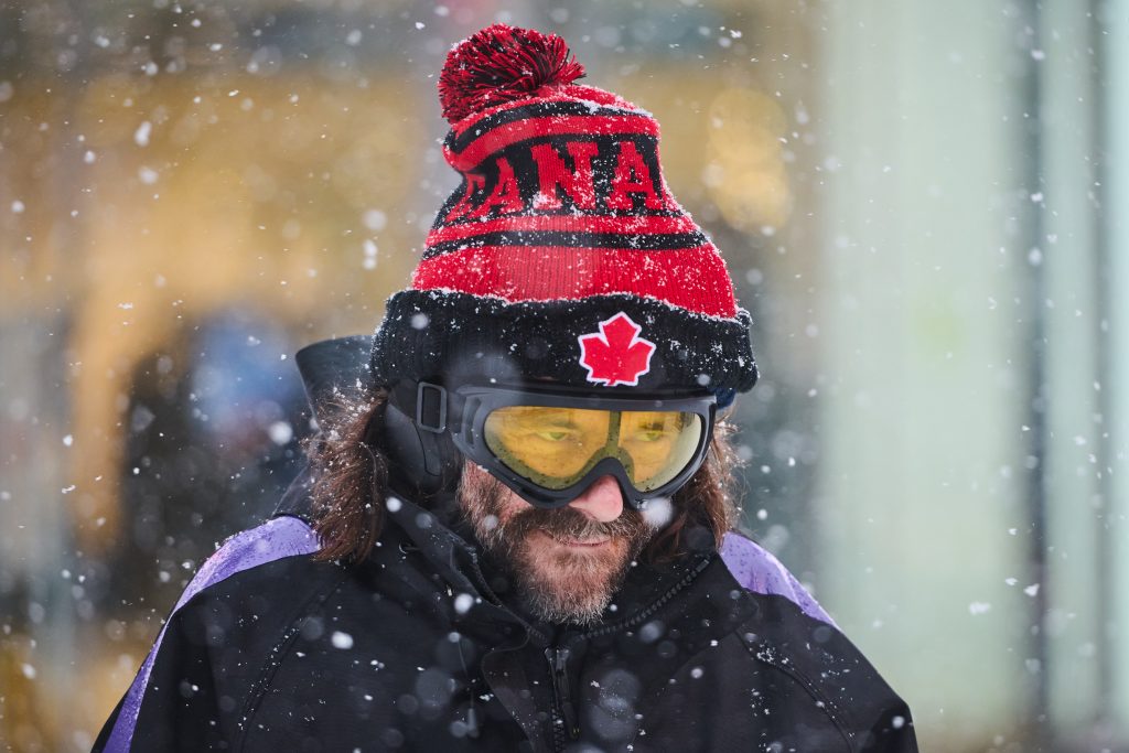 Boxing Day draws shoppers despite poor weather in Toronto