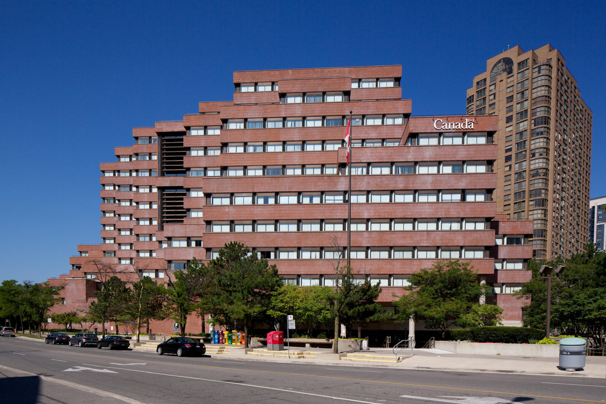 1 arrested, 1 in hospital after suspected arson at federal government ...