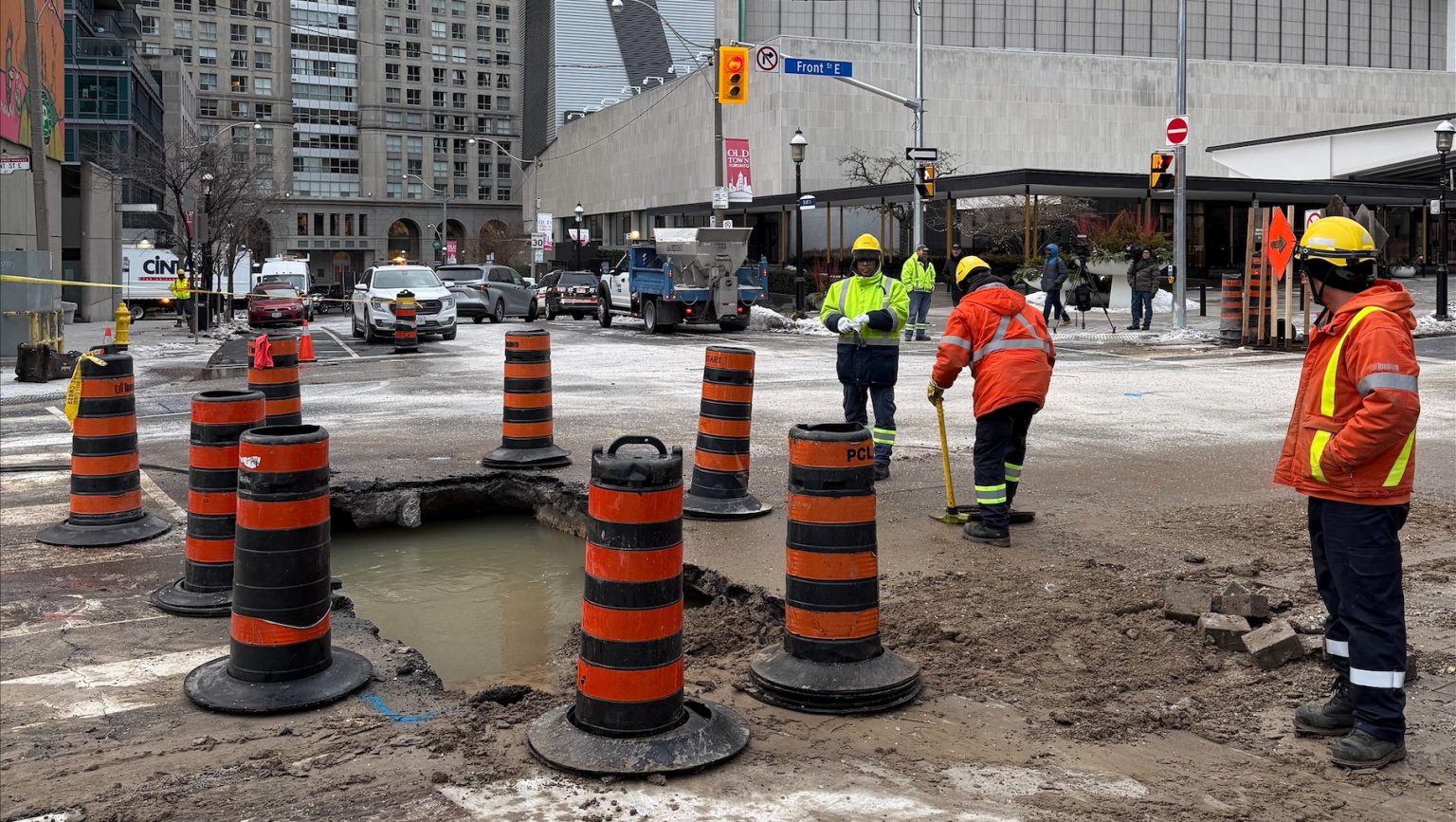 Downtown water main break shuts down Front Street East at Scott Street