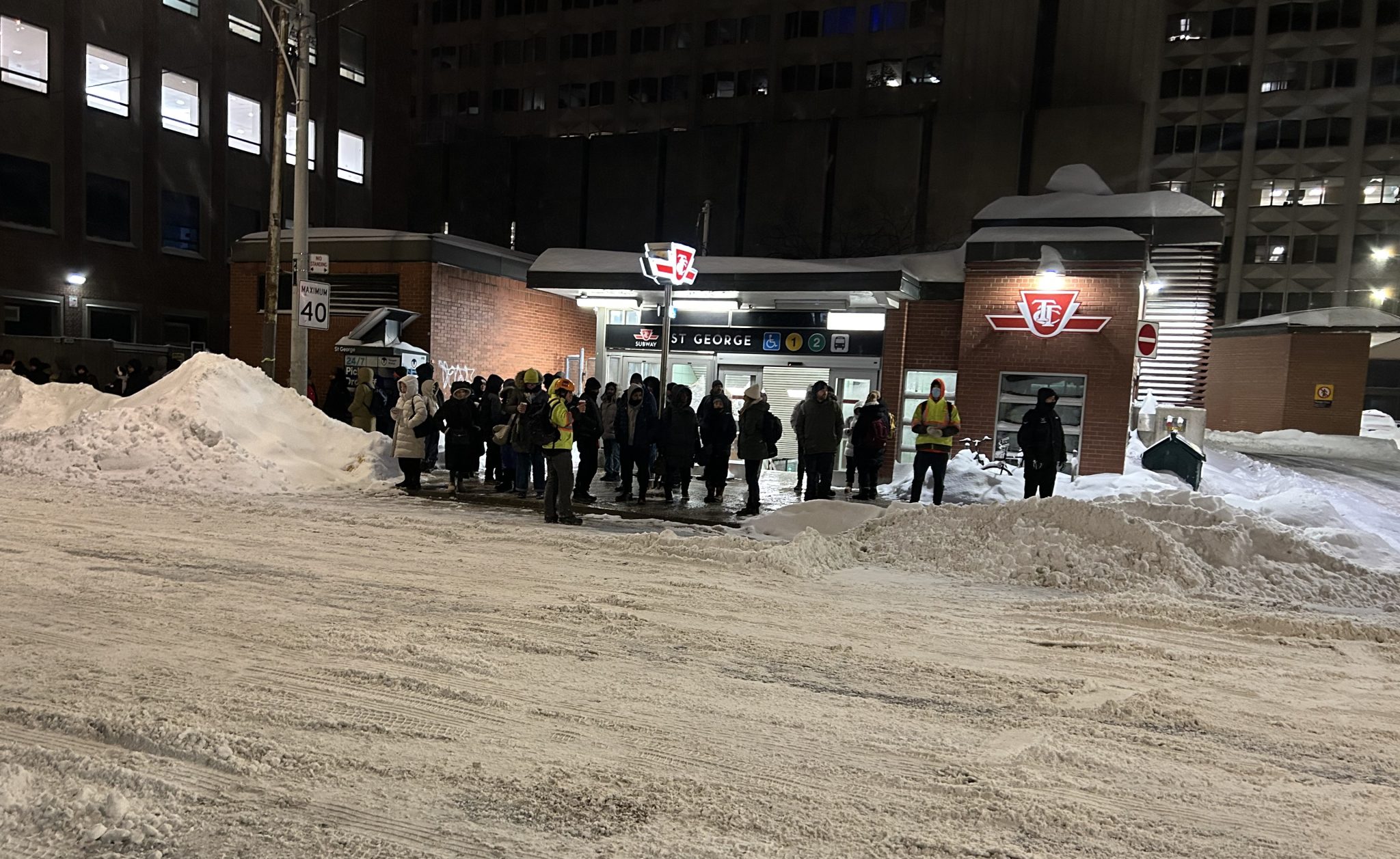 Stretches of TTC subway, Line 6 shut down following massive winter storm