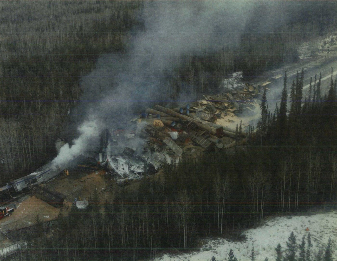 Tangled cars and billowing smoke: Remembering Hinton rail disaster 40 ...