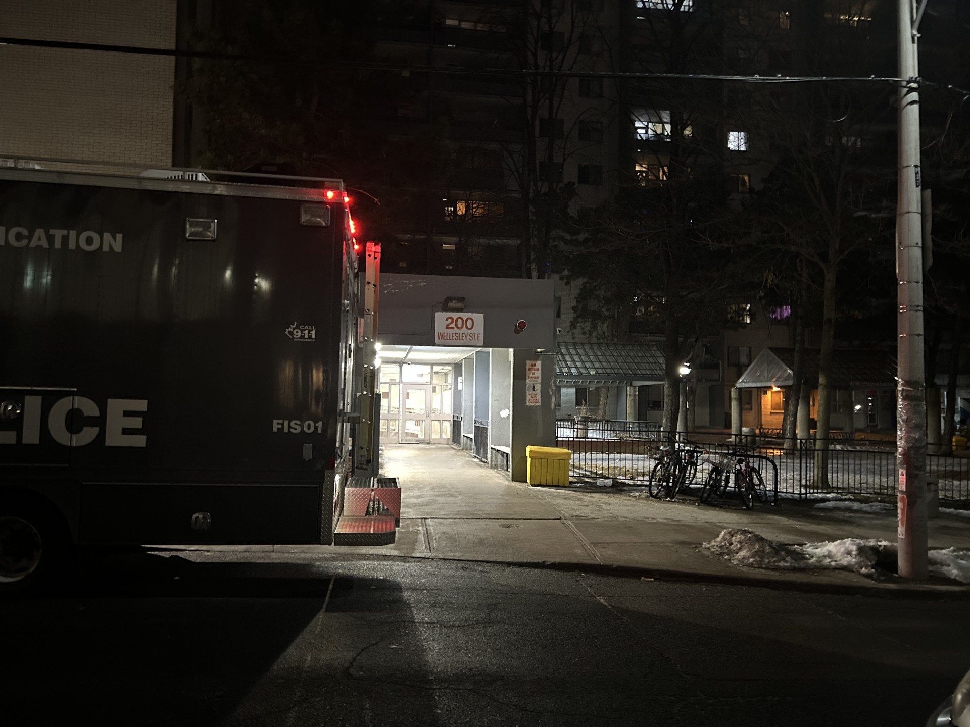 Man injured in stabbing at Toronto high-rise