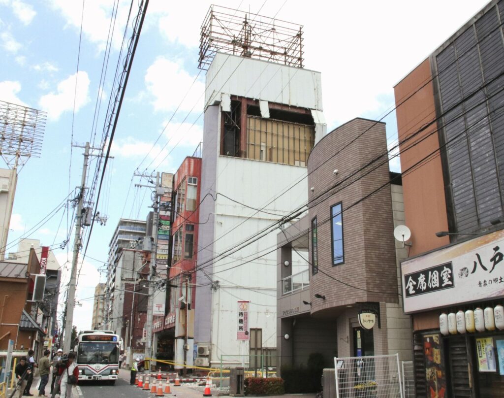 Powerful 7.2-magnitude earthquake strikes off northern Japan. No ...